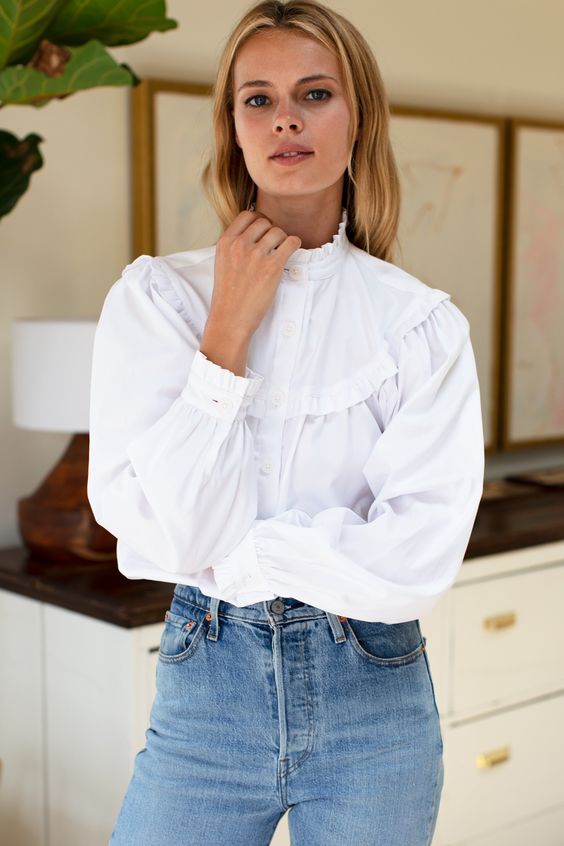 Le Body Chemise : Un Modèle Tout Aussi Pratique Que Tendance